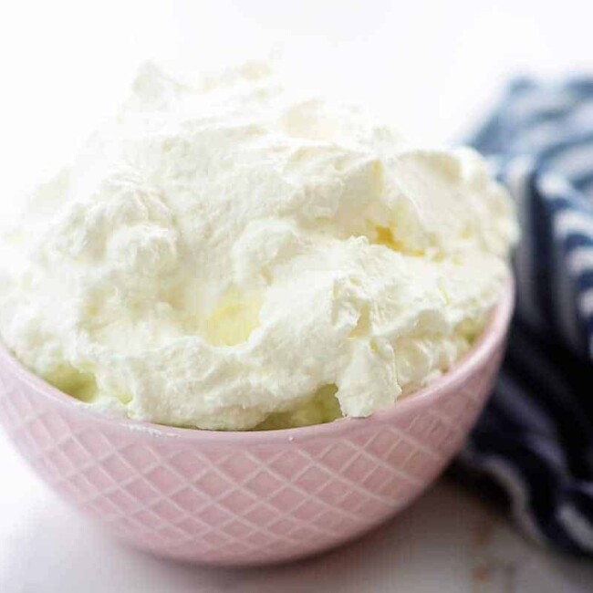 Easy Keto Whipped Cream Recipe - That Low Carb Life
