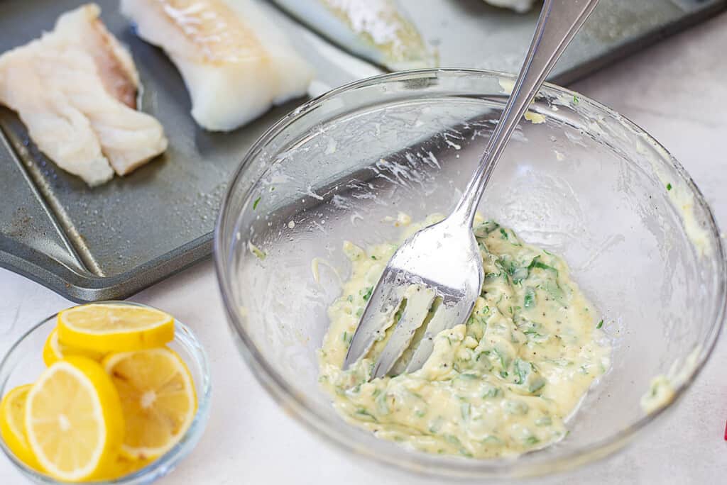 Lemon Baked Cod Recipe - perfect for a quick weeknight meal!