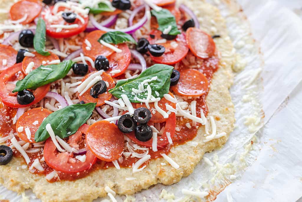 Chicken Crust Pizza - That Low Carb Life