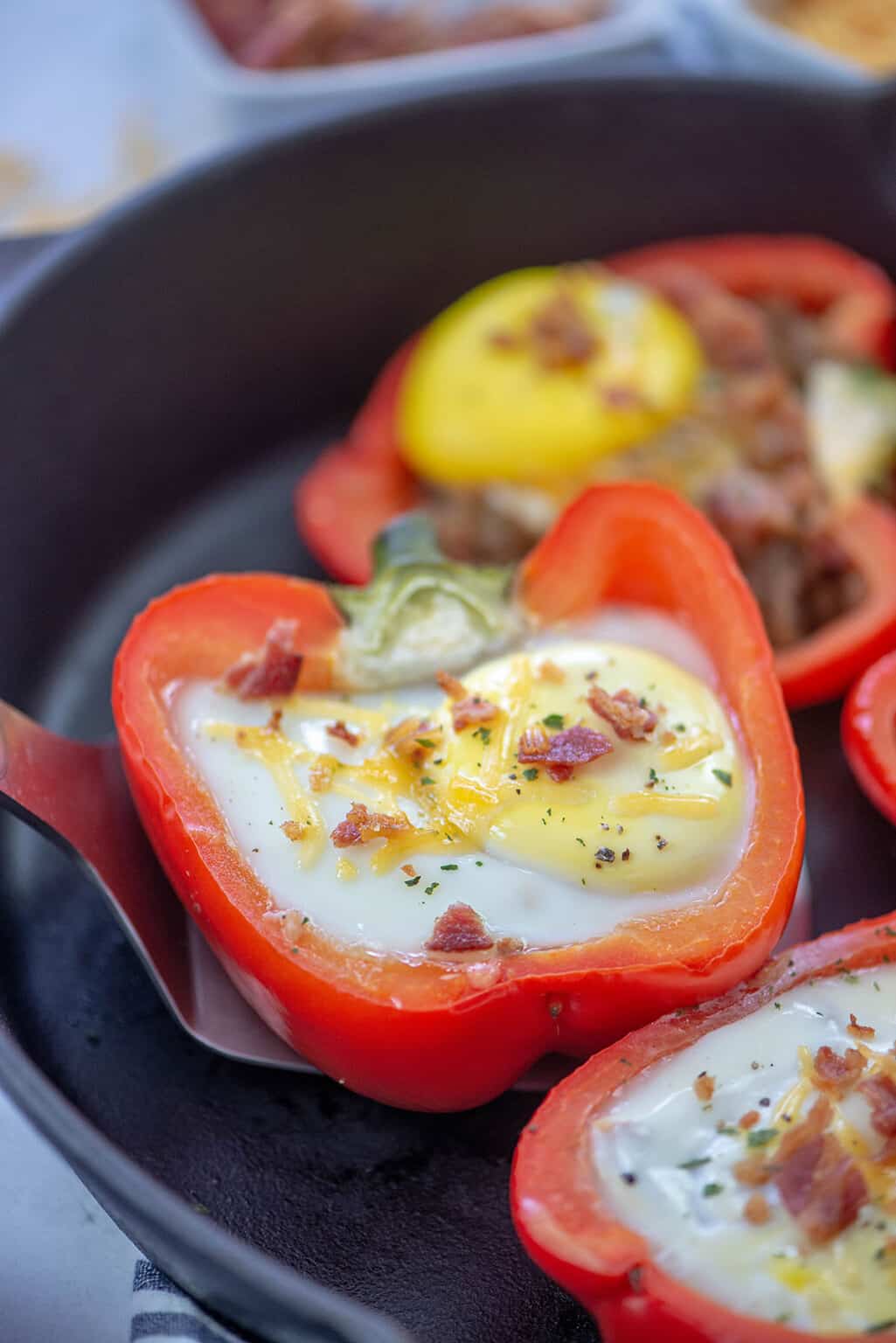 Breakfast Stuffed Peppers | That Low Carb Life