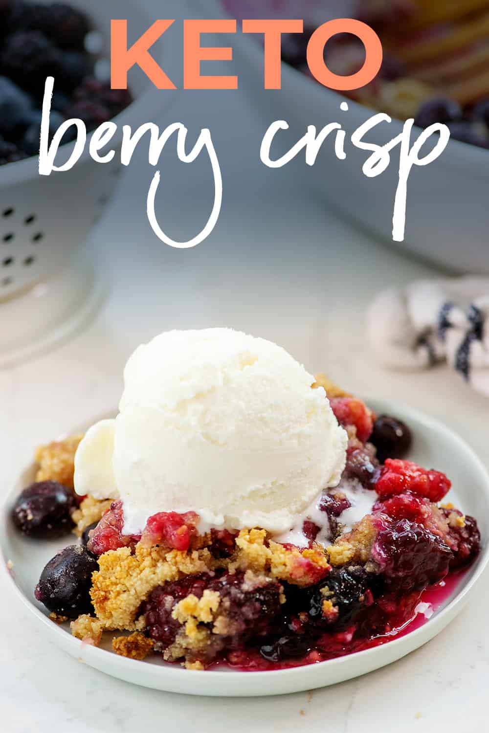 Keto Berry Crisp Recipe | That Low Carb Life